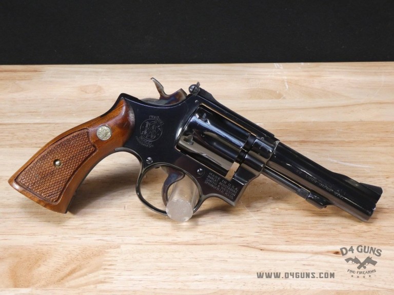 Smith & Wesson 18-3 – .22 LR | D4 Guns